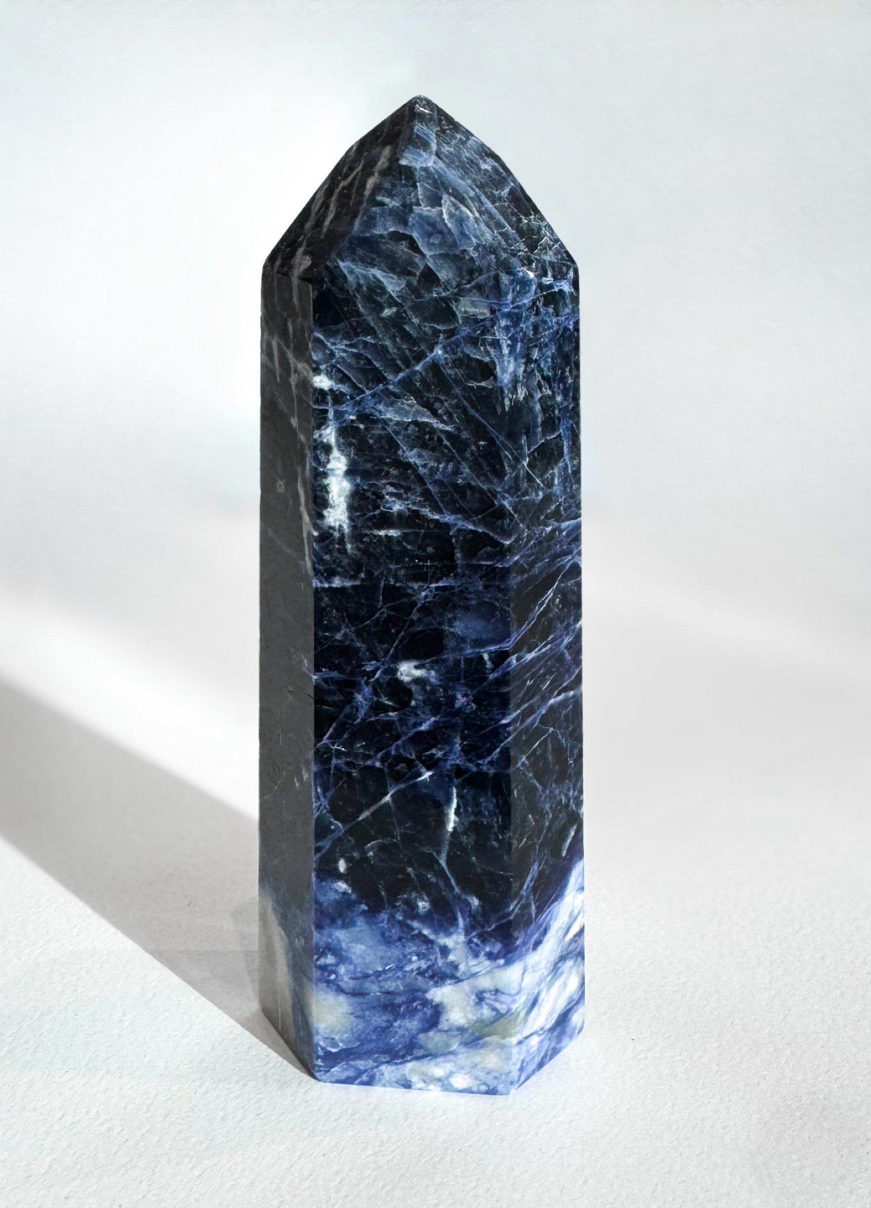 Sodalite Point 01 – Geode + Gem